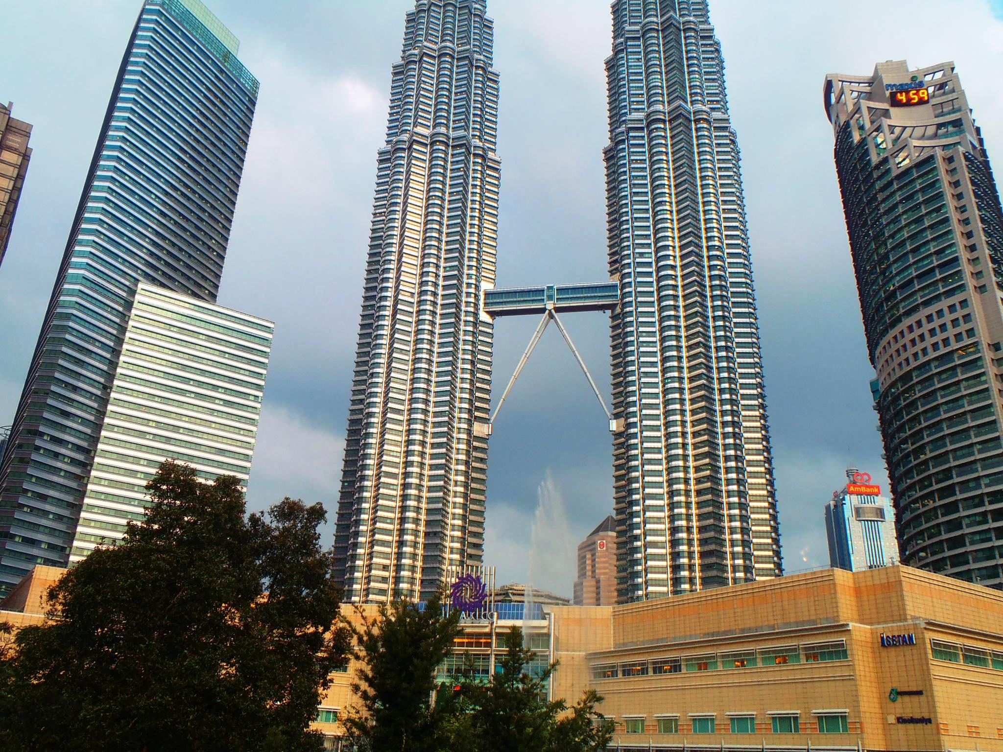 Walking In Kuala Lumpur | TDA Global Cycling